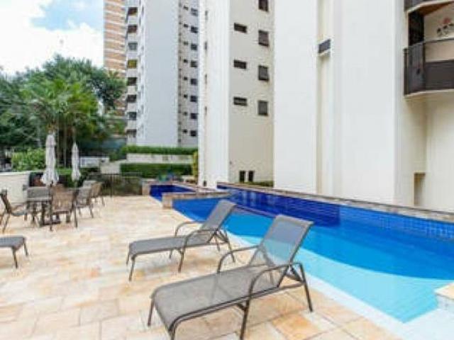 Apartamento com 156 m2 de área útil, 3 suítes, 2 vagas