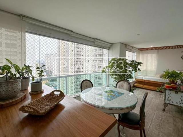 Apartamento com 156 m², 3 quartos sendo 3 suítes à venda no bairro Vila Leopoldina