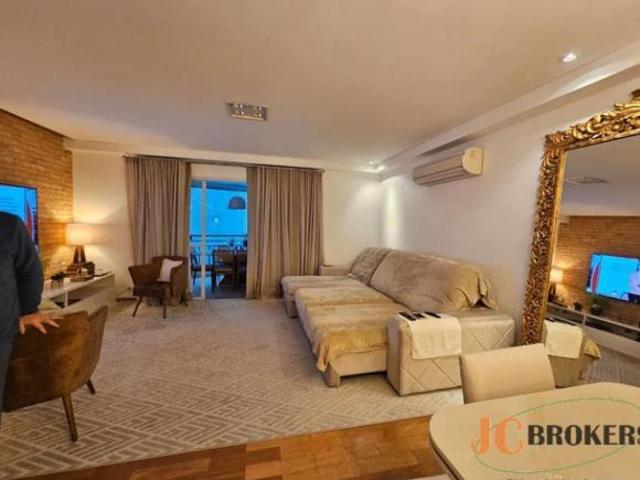 Apartamento com 156m² de área útil, 3 suítes, 2 vagas