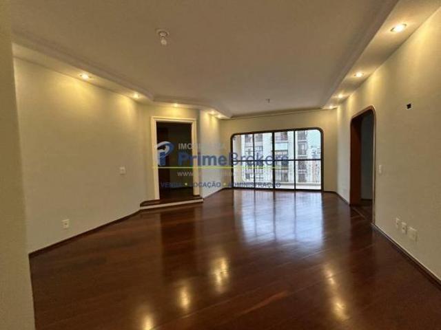 Apartamento com 157m2 a.u 3 quartos sendo 2 suítes Varanda 2 vagas Moema