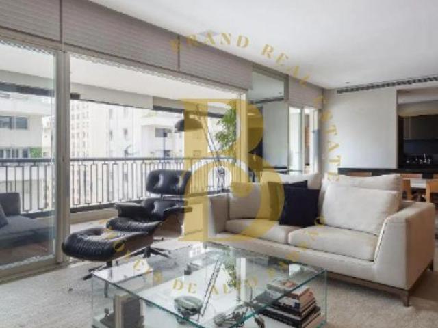 Apartamento com 158 m², 3 quartos sendo 3 suítes à venda no bairro Itaim Bibi