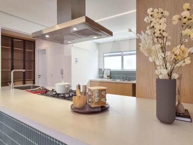 Apartamento com 158m² com 3 quartos