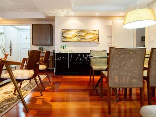Apartamento com 159 m², 3 quartos sendo 1 suíte à venda no bairro Juvevê
