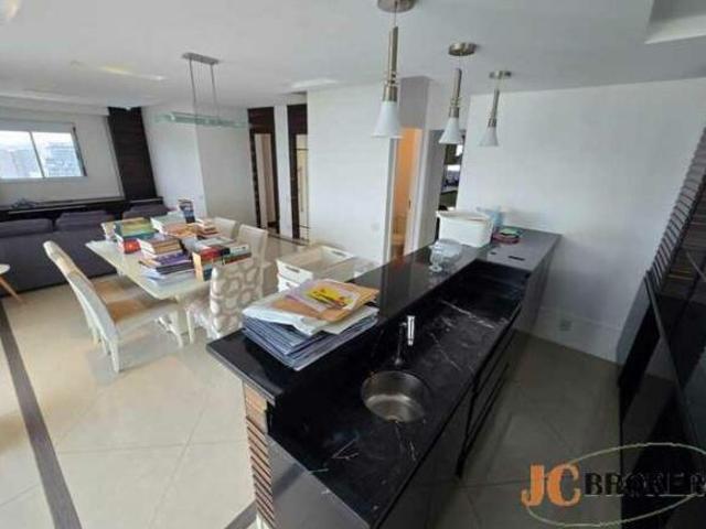 Apartamento com 151m² de área útil, 2 suítes, 3 vagas