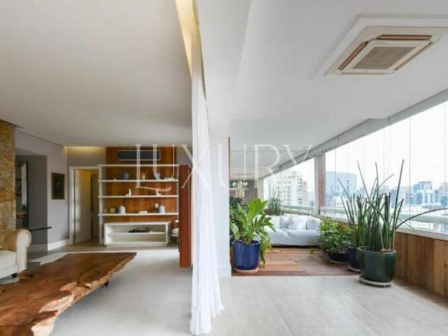 Apartamento com 152.0 m², à venda no bairro Itaim Bibi