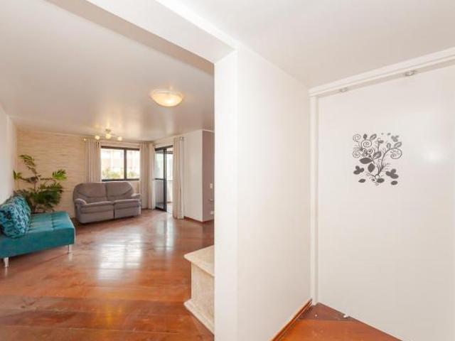 Apartamento com 153m² útil no Centro