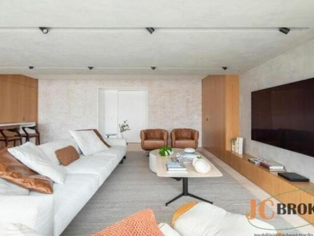 Apartamento com 164 m² de área útil, 3 suítes, 3 vagas