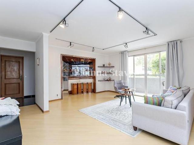 Apartamento com 165 m², 3 quartos sendo 1 suíte à venda no bairro Água Verde