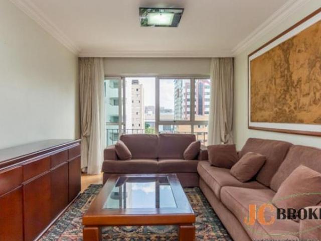 Apartamento com 165 m² de área útil, 3 dormitórios sendo 1 suíte, e 2 vagas