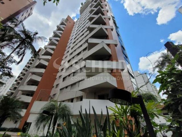 Apartamento com 167m2, 4 quartos e 2 vagas, 2 por andar em excelente localização no Brooklin