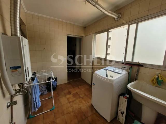 Apartamento com 167m2, 4 quartos e 2 vagas, 2 por andar em excelente localização no Brooklin