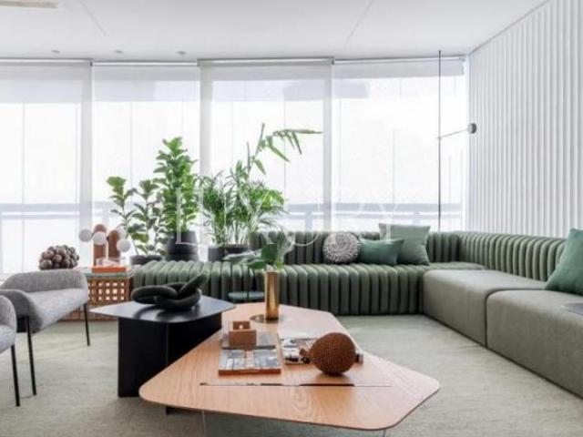 Apartamento com 169 m², 3 quartos sendo 3 suítes à venda no bairro Itaim Bibi