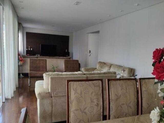 Apartamento com 169m² de área útil, 3 Suítes, 4 Vagas, Lavabo, 5 Banheiros