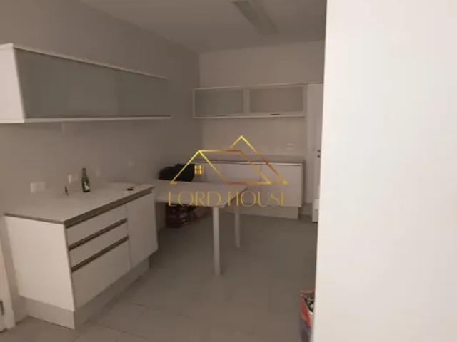 Apartamento com 160m² no Jardins. O imóvel possui 3 quartos, sendo 1 suíte e 1 vaga