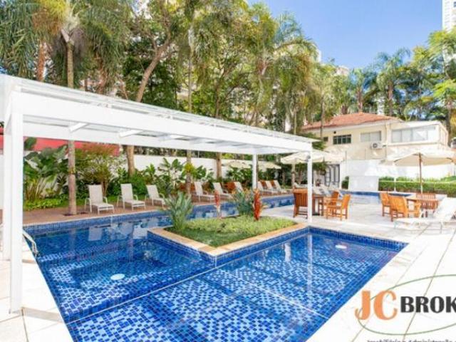 Apartamento com 161 m², Varanda gourmet, 4 Dormitórios sendo 2 Suítes, 3 Vagas