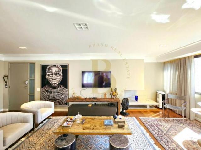 Apartamento com 162 m², 3 quartos sendo 3 suítes à venda no bairro Moema