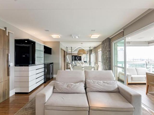 Apartamento com 163 m², 3 quartos sendo 3 suítes à