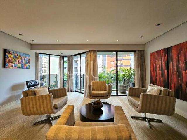 Apartamento com 163 m², 2 quartos sendo 2 suítes à venda no bairro Itaim Bibi