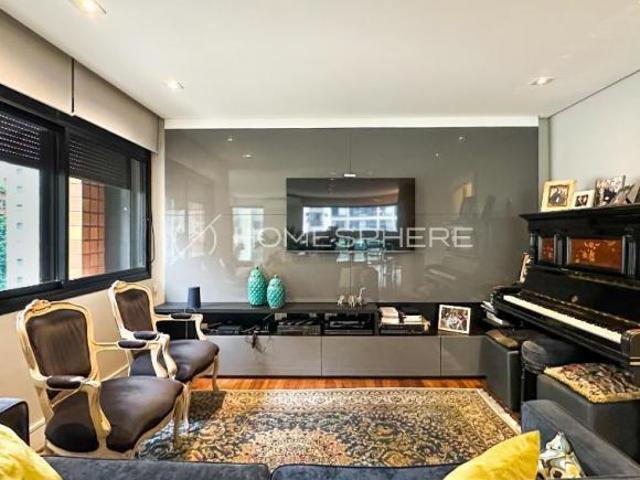 Apartamento com 175 m², 3 quartos sendo 3 suítes à venda no bairro Itaim Bibi