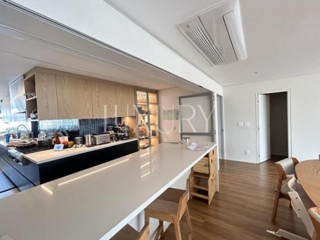 Apartamento com 175 m², 3 quartos sendo 3 suítes à venda no bairro Itaim Bibi