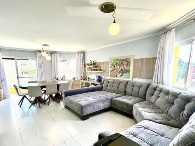 Apartamento com 175 m², com 3 dormitórios e 3 vagas à venda no bairro Água Verde