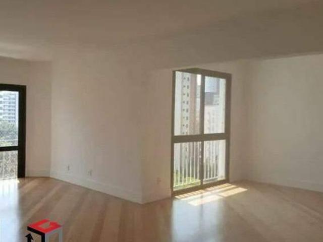 Apartamento com 177m² em Moema São Paulo SP