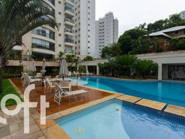 Apartamento com 178m² de área útil, sala, 3 quartos sendo 3 suítes,2 vagas