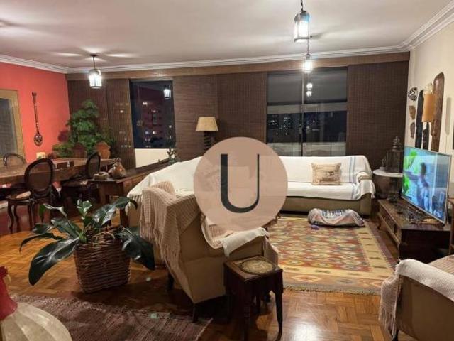 Apartamento com 170 m2 na Albuquerque Lins, 3 dormitórios e 1 vaga