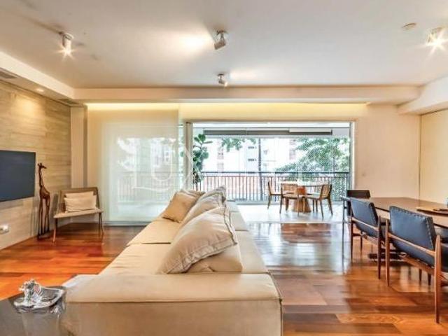Apartamento com 170 m², 3 quartos sendo 3 suítes à venda no bairro Itaim Bibi