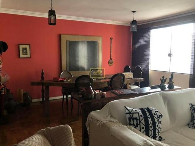 Apartamento com 170 metros de área útil, para venda, em Santa Cecília