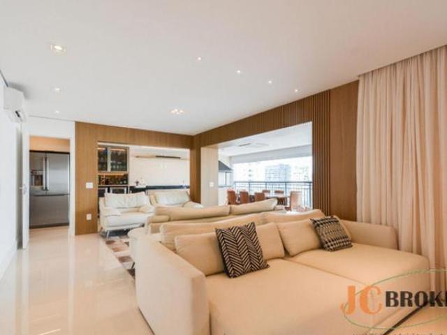 Apartamento com 170m² de área útil, 3 suítes, 4 vagas