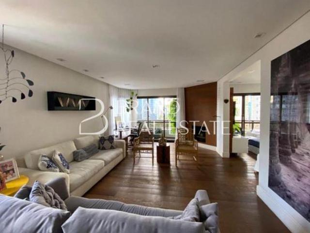 Apartamento com 171 m², 3 quartos sendo 3 suítes à venda no bairro Itaim Bibi.
