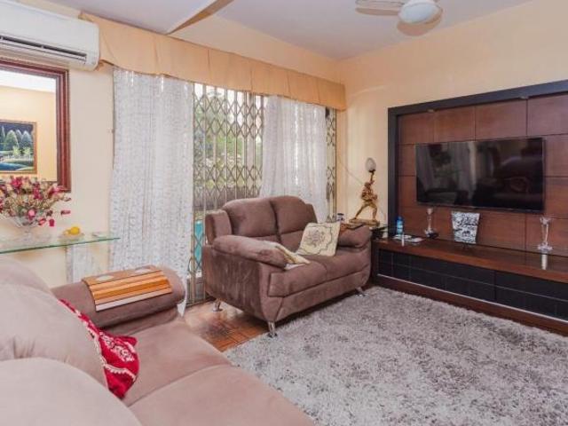 Apartamento com 171m², 4 dormitórios e 2 vagas no Centro Histórico