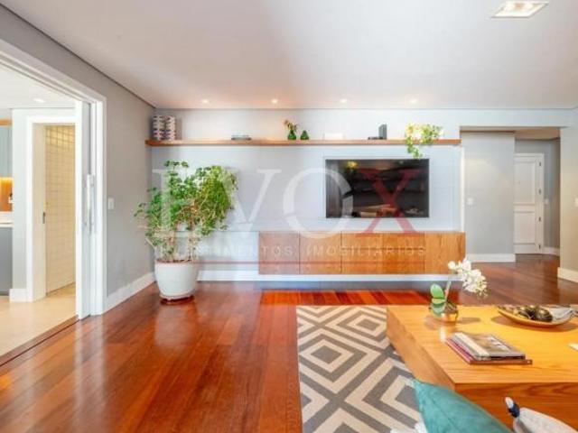 Apartamento com 172m², 3 quartos, 3 suítes, 2 vagas, no bairro Petrópolis em Porto Alegre