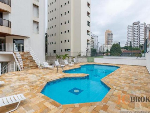 Apartamento com 172m², hall privativo, 3 dormitórios sendo 3 suítes, 3 vagas