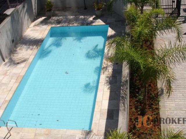 Apartamento com 185m² de área útil, Sala, varanda, 3 dormitórios sendo 3 suítes, 2 vagas