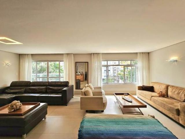 Apartamento com 187 m², 3 quartos sendo 1 suíte à venda no bairro Itaim Bibi