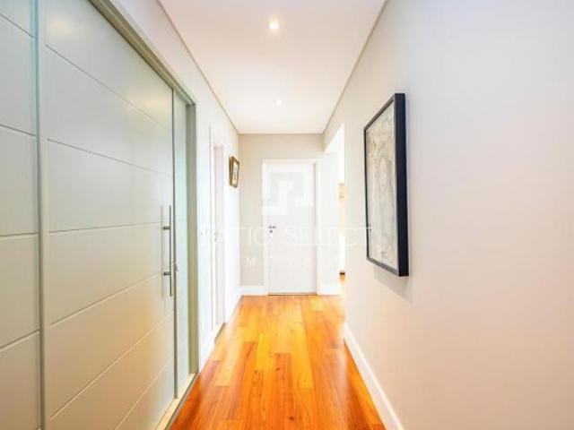 Apartamento com 187 m², 4 quartos sendo 2 suítes à venda no bairro Campo Comprido