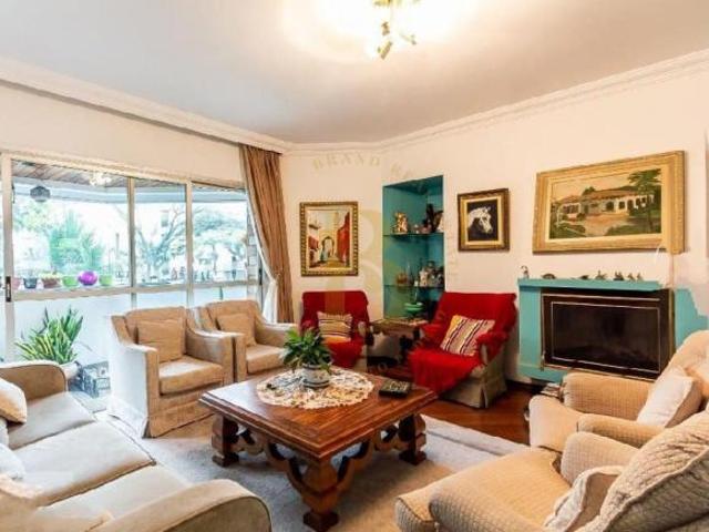 Apartamento com 188 m², 4 quartos sendo 1 suíte à venda em Moema Índios