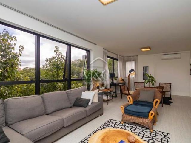 Apartamento com 189 m², PORTEIRA FECHADA, com 3 qu