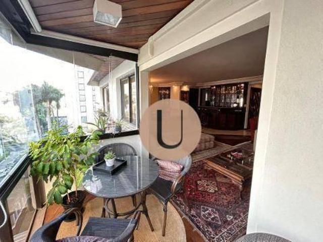 Apartamento com 189m² no Jardim Paulista