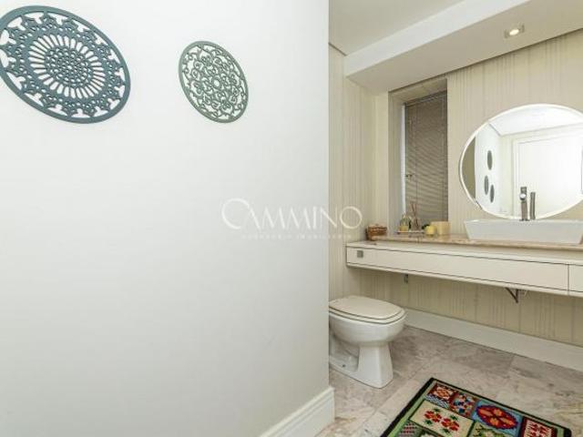 Apartamento com 180 m² de Elegância na Melhor Localização do Batel
