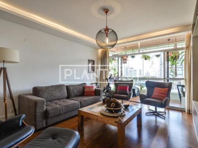Apartamento com 183 m², 4 quartos sendo 1 suíte à venda no bairro Moema Pássaros