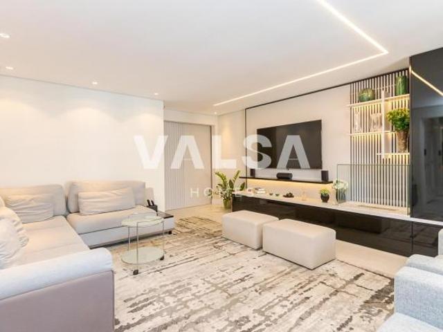 Apartamento com 183 m², 4 quartos sendo 2 suítes à venda no bairro Cabral
