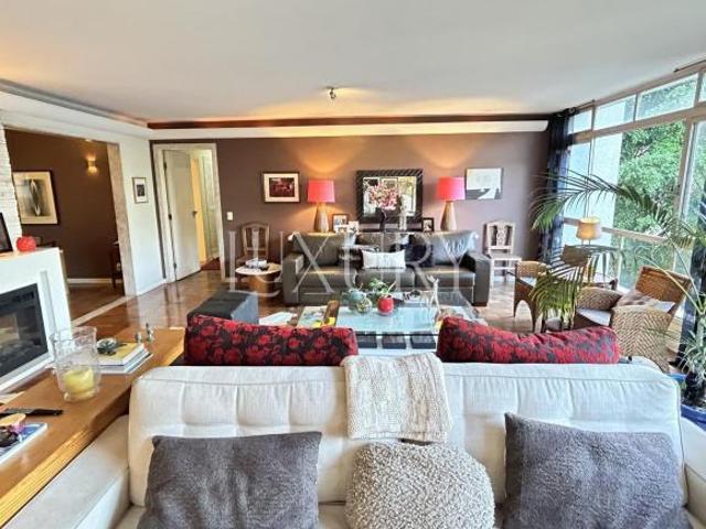 Apartamento com 194 m², 3 quartos sendo 1 suíte à venda no bairro Itaim Bibi