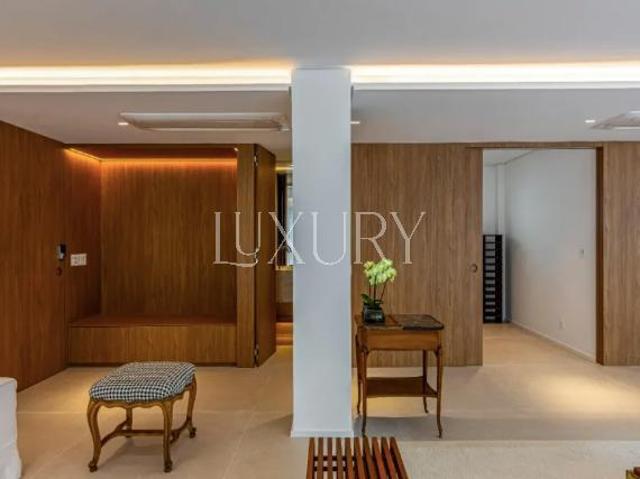 Apartamento com 194 m², 3 quartos sendo 1 suíte à venda no bairro Jardim América