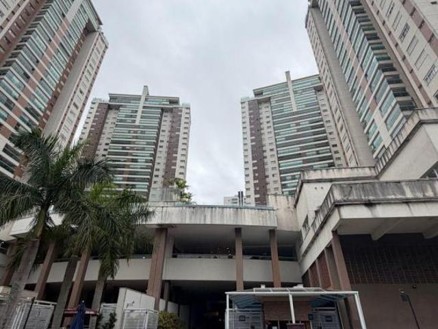 Apartamento com 194 m² e 3 quartos à venda em Lorian