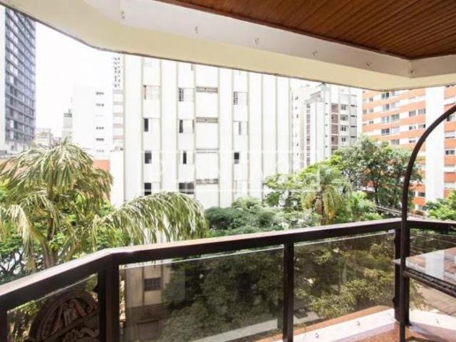 Apartamento com 195 m², 4 quartos sendo 2 suítes à venda no bairro Itaim Bibi