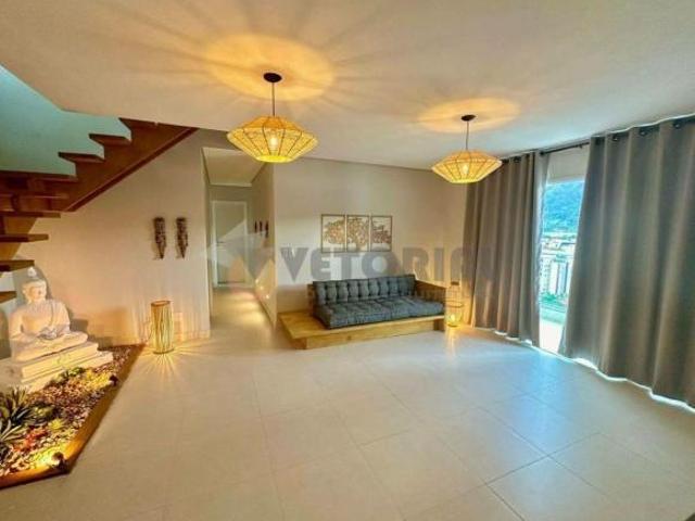Apartamento com 197 m² e 4 quartos à venda no Centro