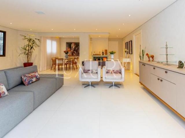 Apartamento com 197.0 m², à venda no bairro Itaim Bibi